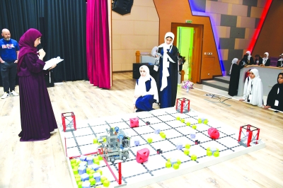 إعلان الفائزين بمسابقة روبوتات "VEX" - الموقع الرسمي لجريدة عمان
