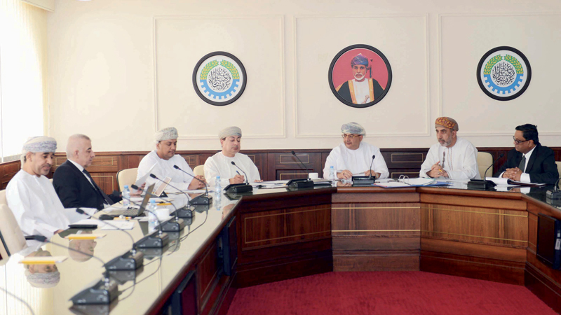 الغرفة تناقش تدشين منتجات تأمينية جديدة - الموقع الرسمي لجريدة عمان