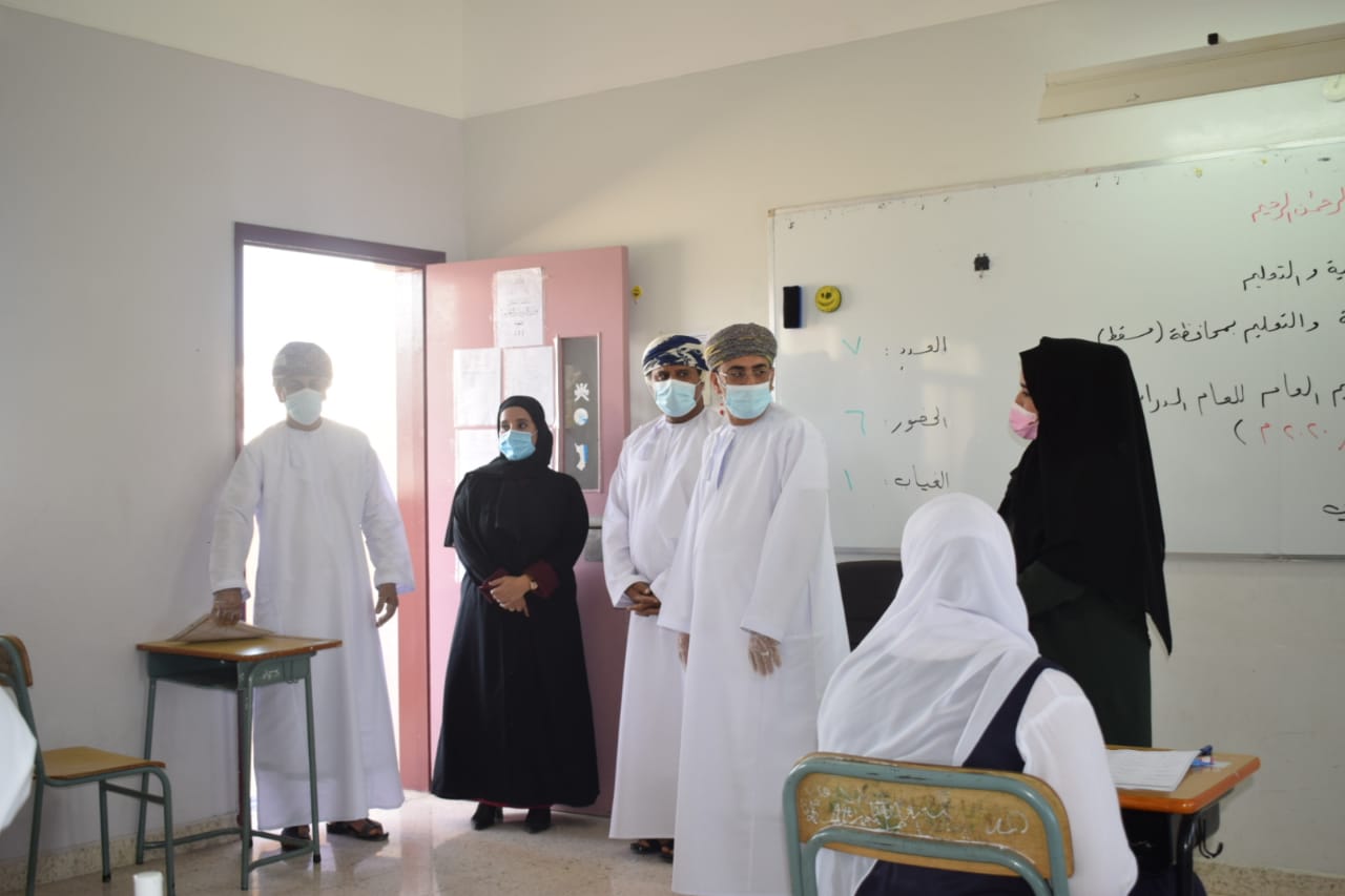 الاطمئنان على سير امتحانات الدور الثاني لطلبة الدبلوم بمسقط - الموقع ...